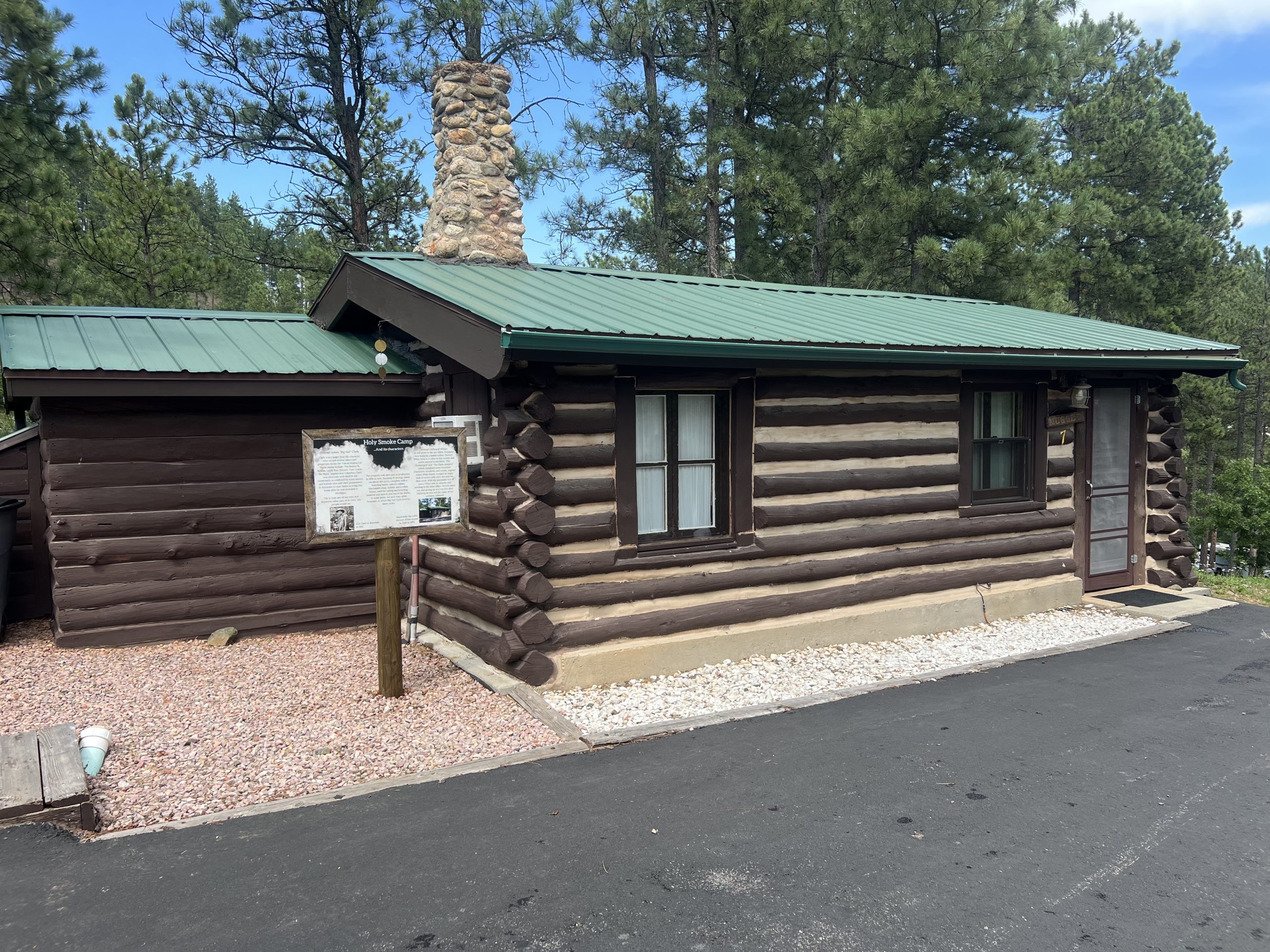 Cabins - Holy Smoke Resort